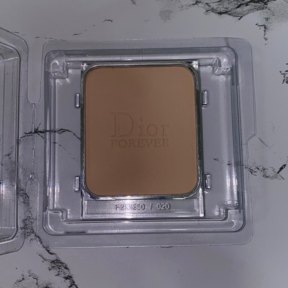 Dior | Makeup | Nwob Dior Forever Pressed Powder 20 | Poshmark